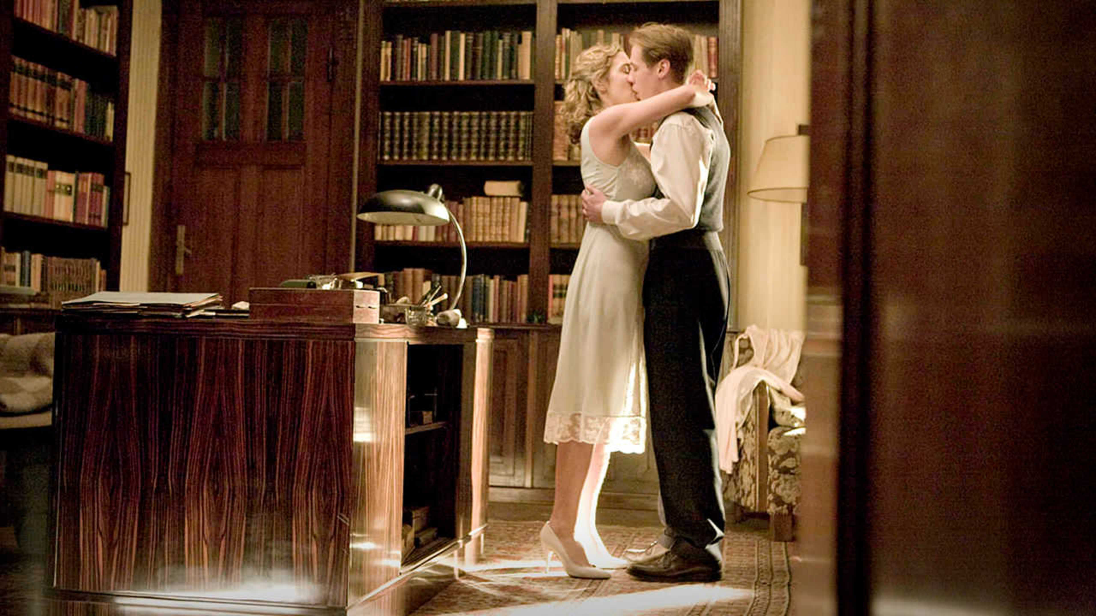 The Reader (2008) Official Trailer – Netflix and Chill 2