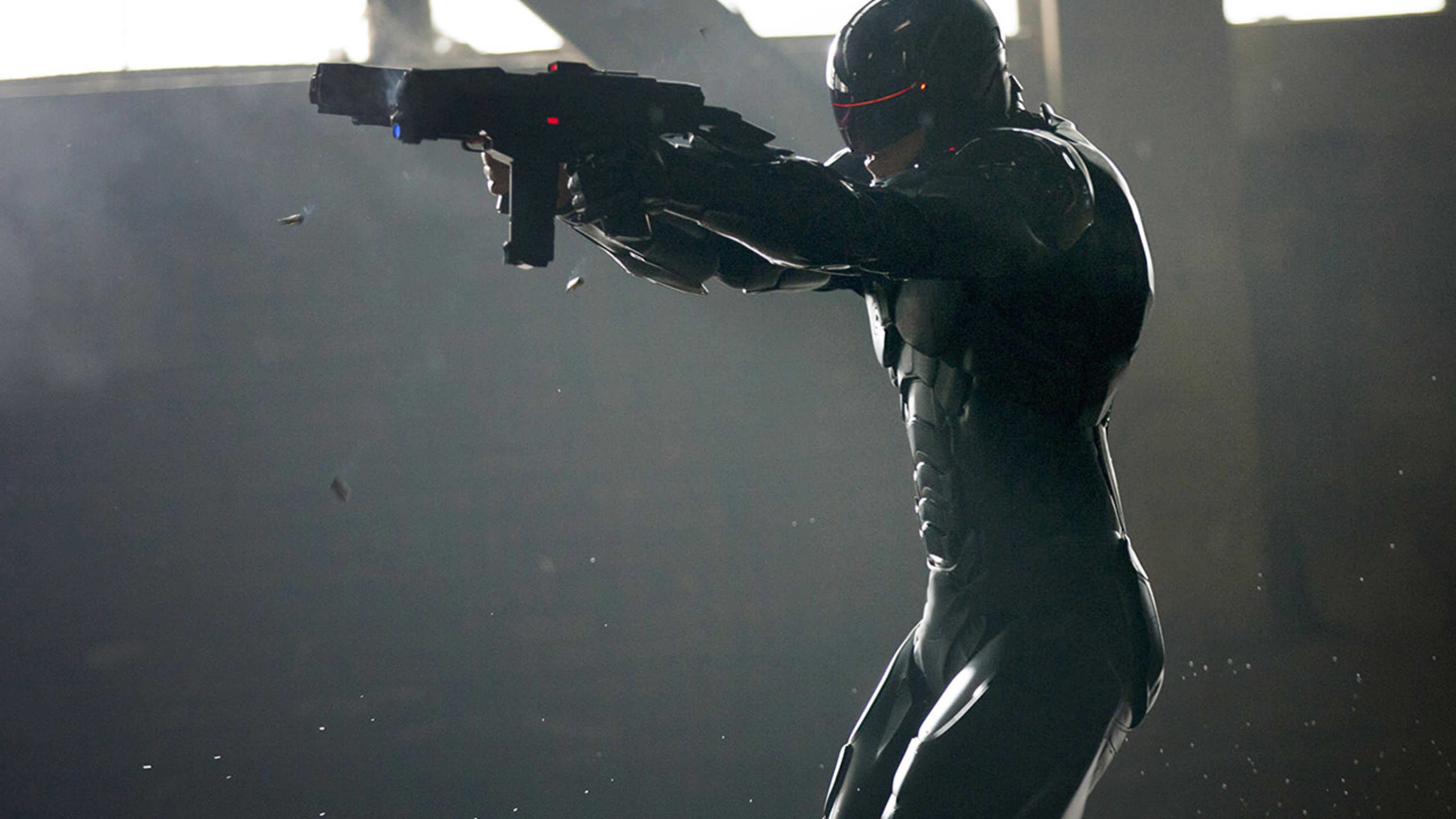 Robocop Remake Gun 5 Reasons Why The RoboCop Remake From 2014 Is